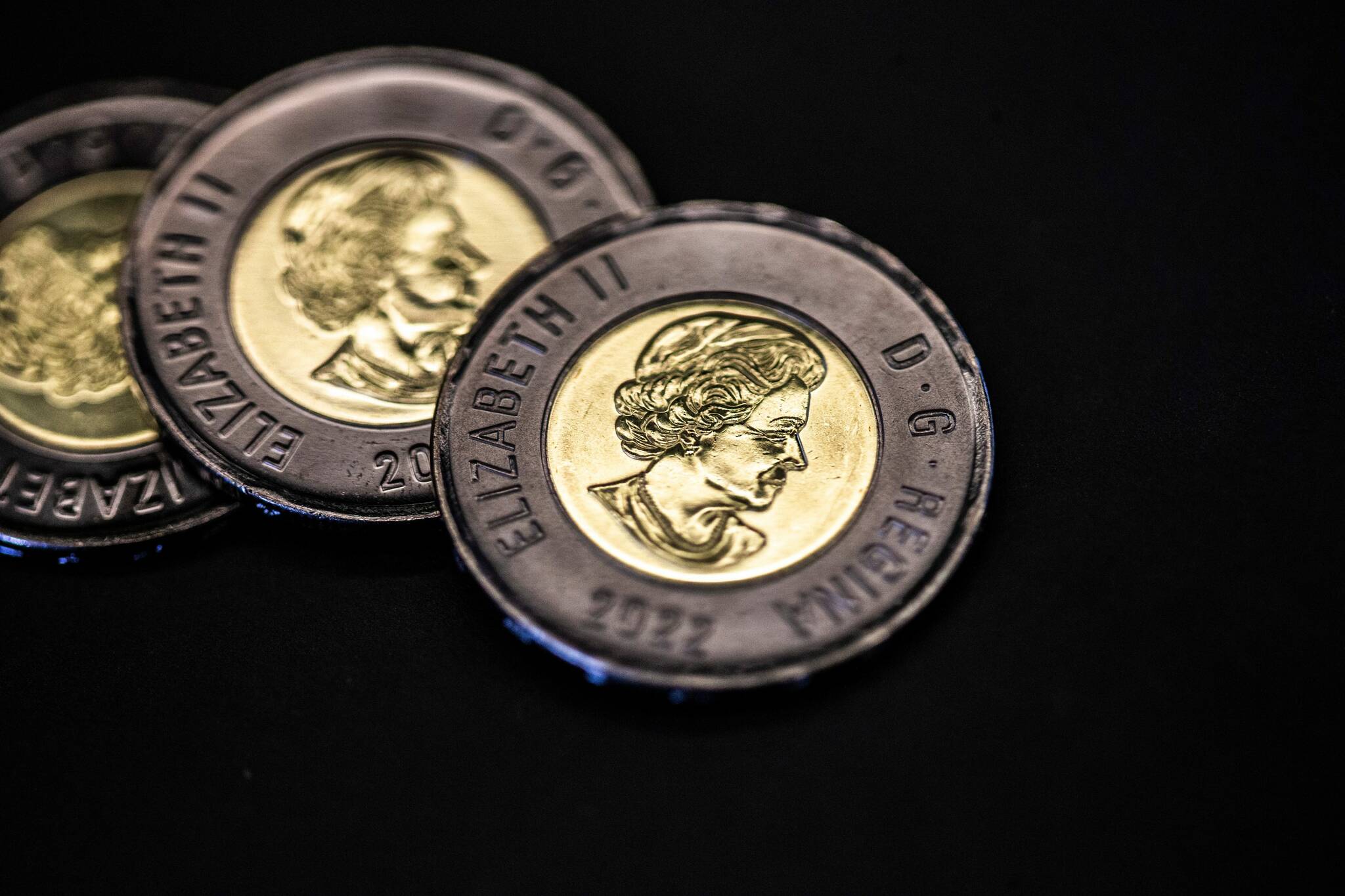 Winnipeggers flock to Mint for special toonies honouring life of Queen ...