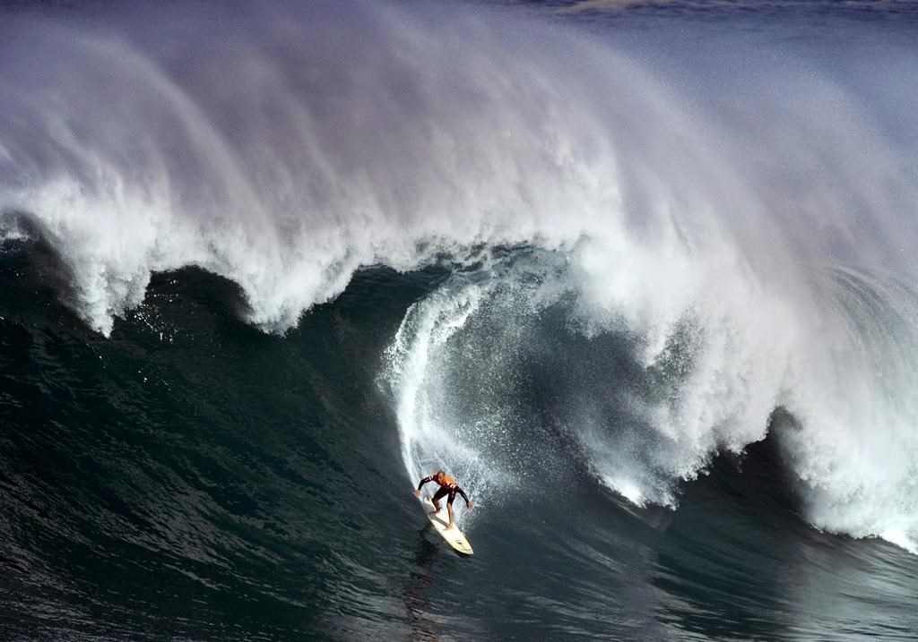 Huge waves bring Hawaii surf contest The Eddie after hiatus – Winnipeg ...