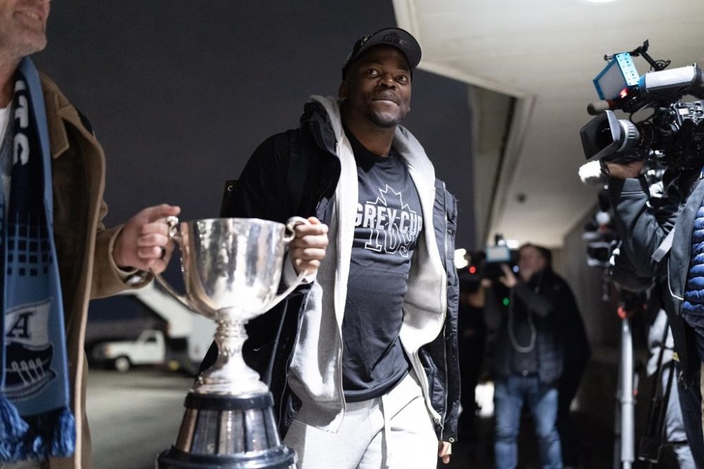 Veteran CFL linebacker Muamba still pondering his football future ...