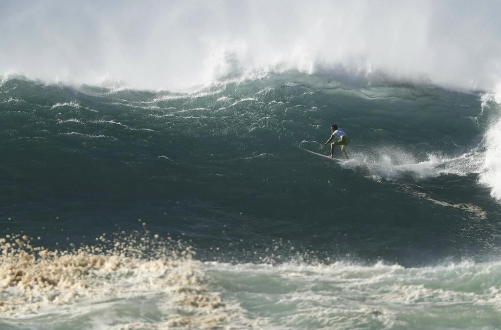 Lifeguard Luke Shepardson wins Hawaii surfing “Super Bowl” – Winnipeg ...