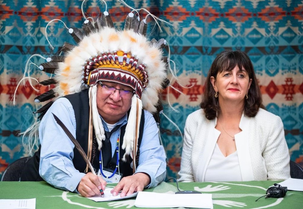 Alberta First Nation signs child welfare agreement with feds, without ...