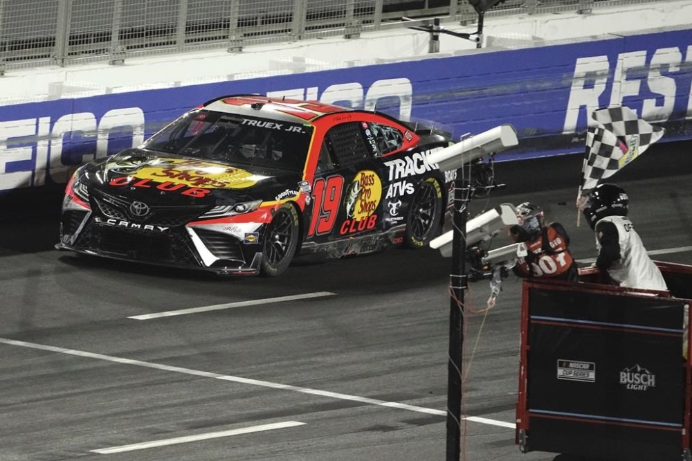 Truex wins NASCAR’s sloppy return to Los Angeles Coliseum – Winnipeg ...