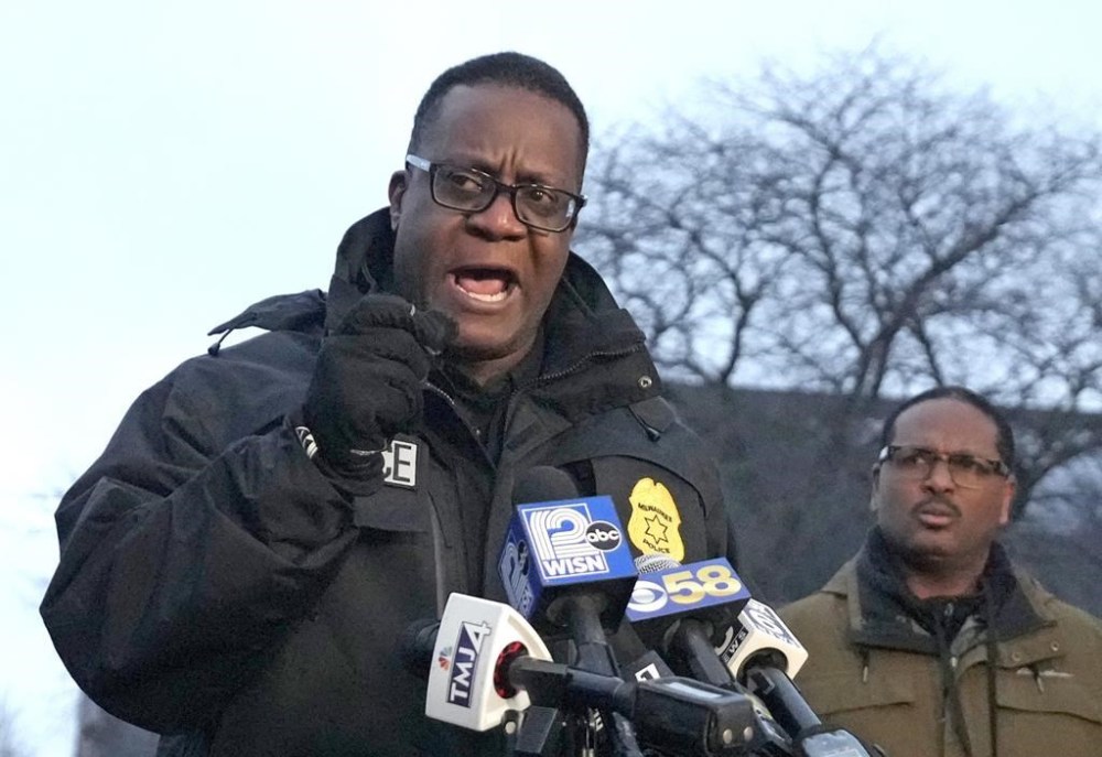 Milwaukee police officer fatally shot, shooting suspect dead – Winnipeg ...