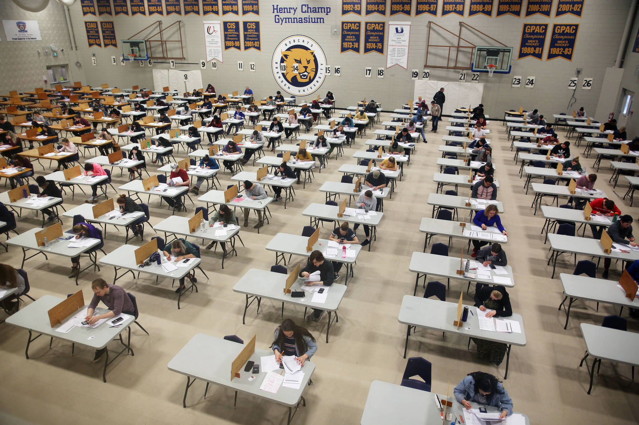 Grade 12 exams headed back to class in Manitoba – Winnipeg Free Press