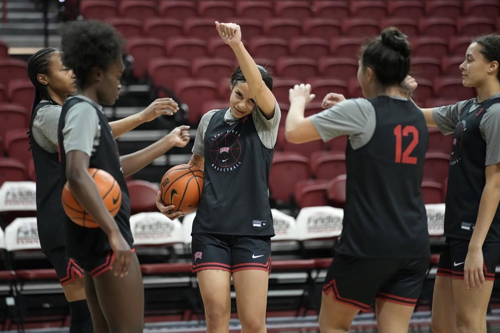 Lindy La Rocque leads homegrown UNLV to new heights – Winnipeg Free Press