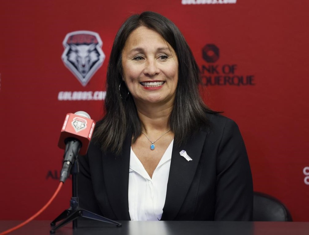 Study: Women still underrepresented in FBS leadership ranks – Winnipeg ...
