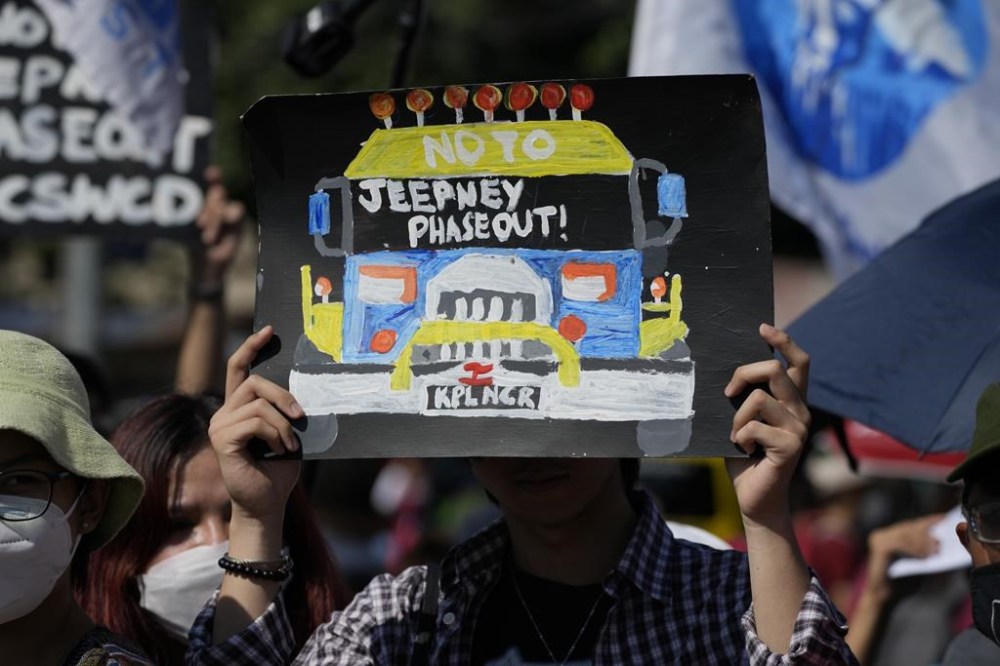 Drivers strike over plan to remove aging Philippine jeepneys – Winnipeg ...