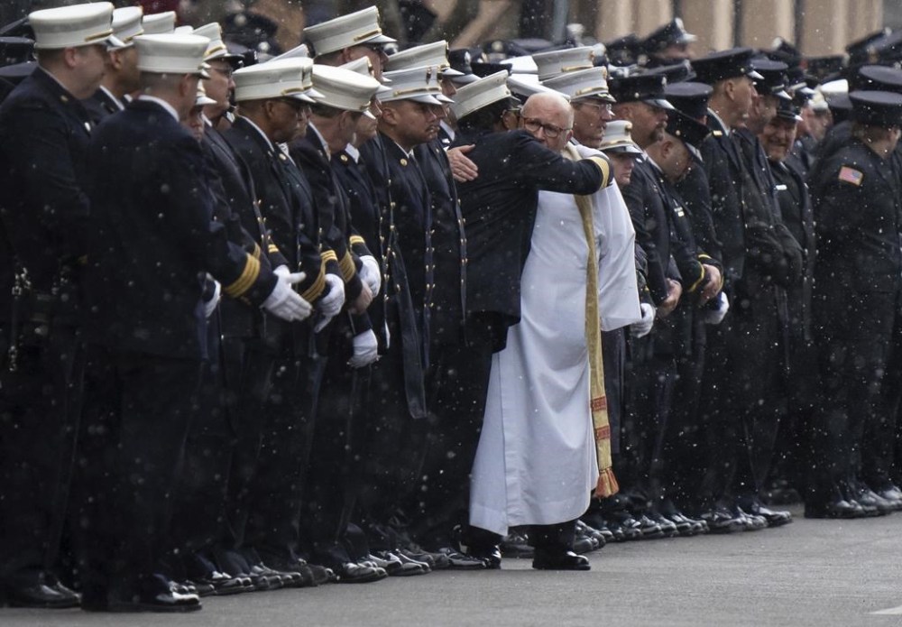 Buffalo firefighter killed in explosive backdraft is mourned – Winnipeg ...