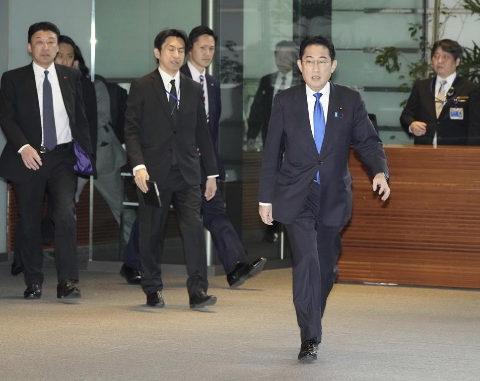 Masks stay put in Japan as 3-year request to wear them ends – Winnipeg Free Press