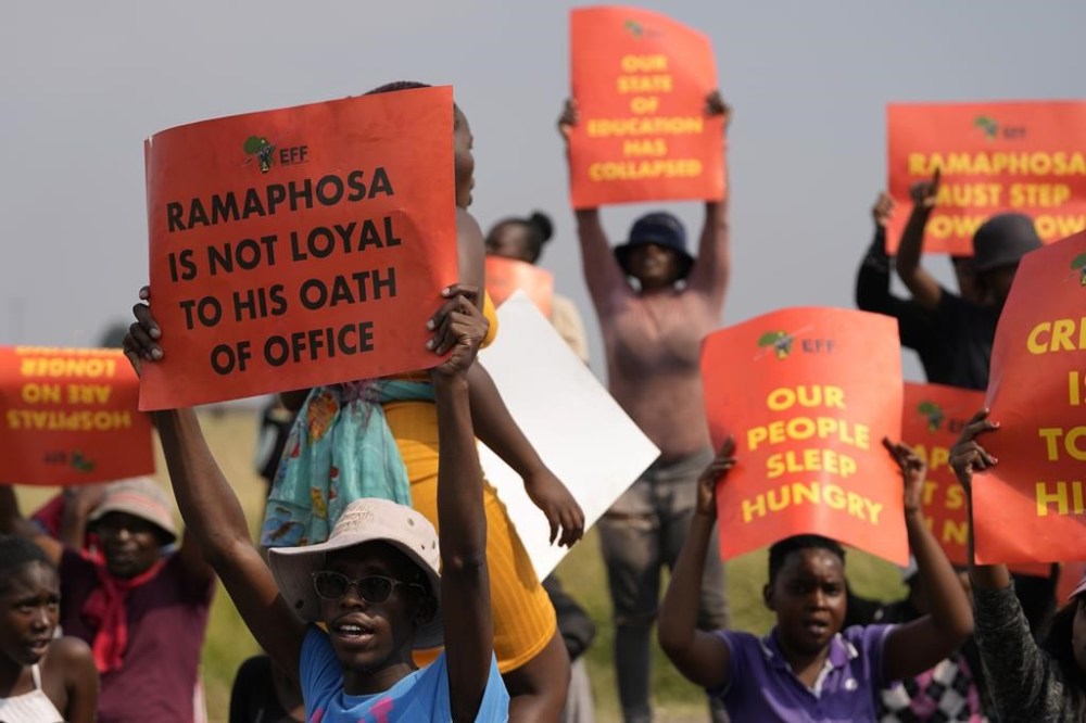 South Africans demonstrate and call for president to resign – Winnipeg ...