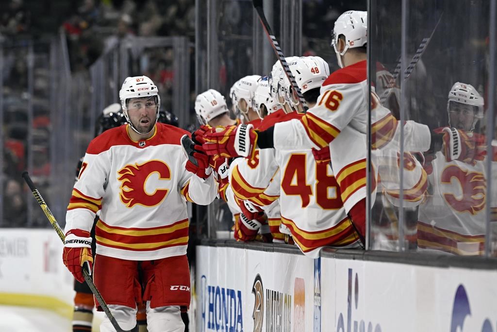 Flames bounce back with 5-1 victory over Ducks – Winnipeg Free Press