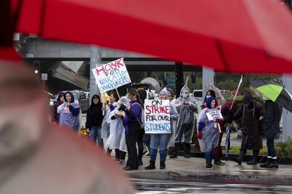 Los Angeles school strike ends, but no deal announced – Winnipeg Free Press