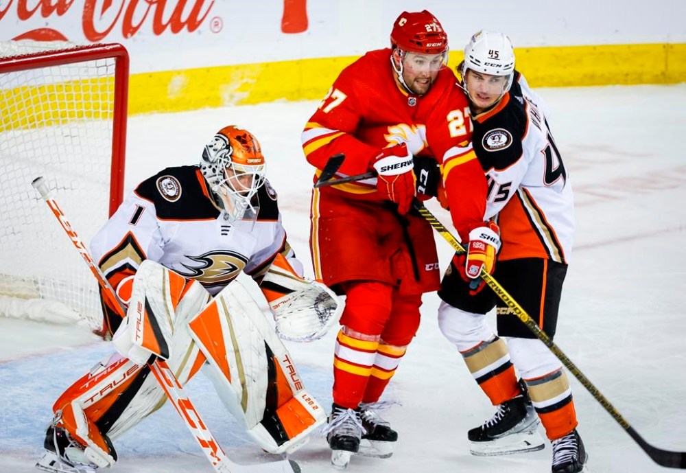 Calgary Flames edge Anaheim Ducks 5-4 to stay in the NHL playoff hunt ...