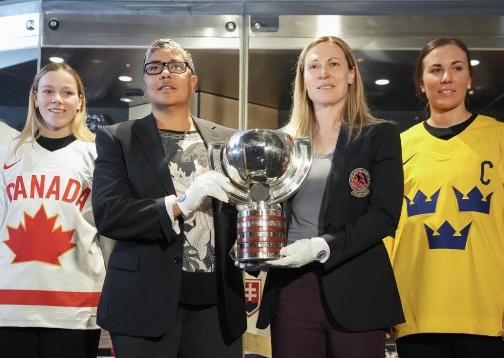 Hockey Hall of Fame debuts exhibit on history of women’s game ...