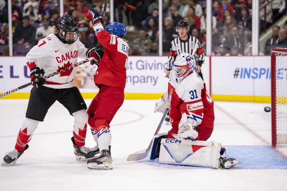 Poulin scores milestone goal, Canada beats Czechia 5-1 – Winnipeg Free ...
