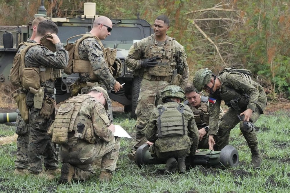 US displays firepower in combat drills with Philippines – Winnipeg Free ...