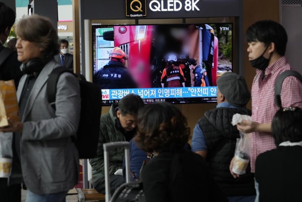 South Korea tour bus crash kills 1 Israeli, 34 people hurt – Winnipeg ...