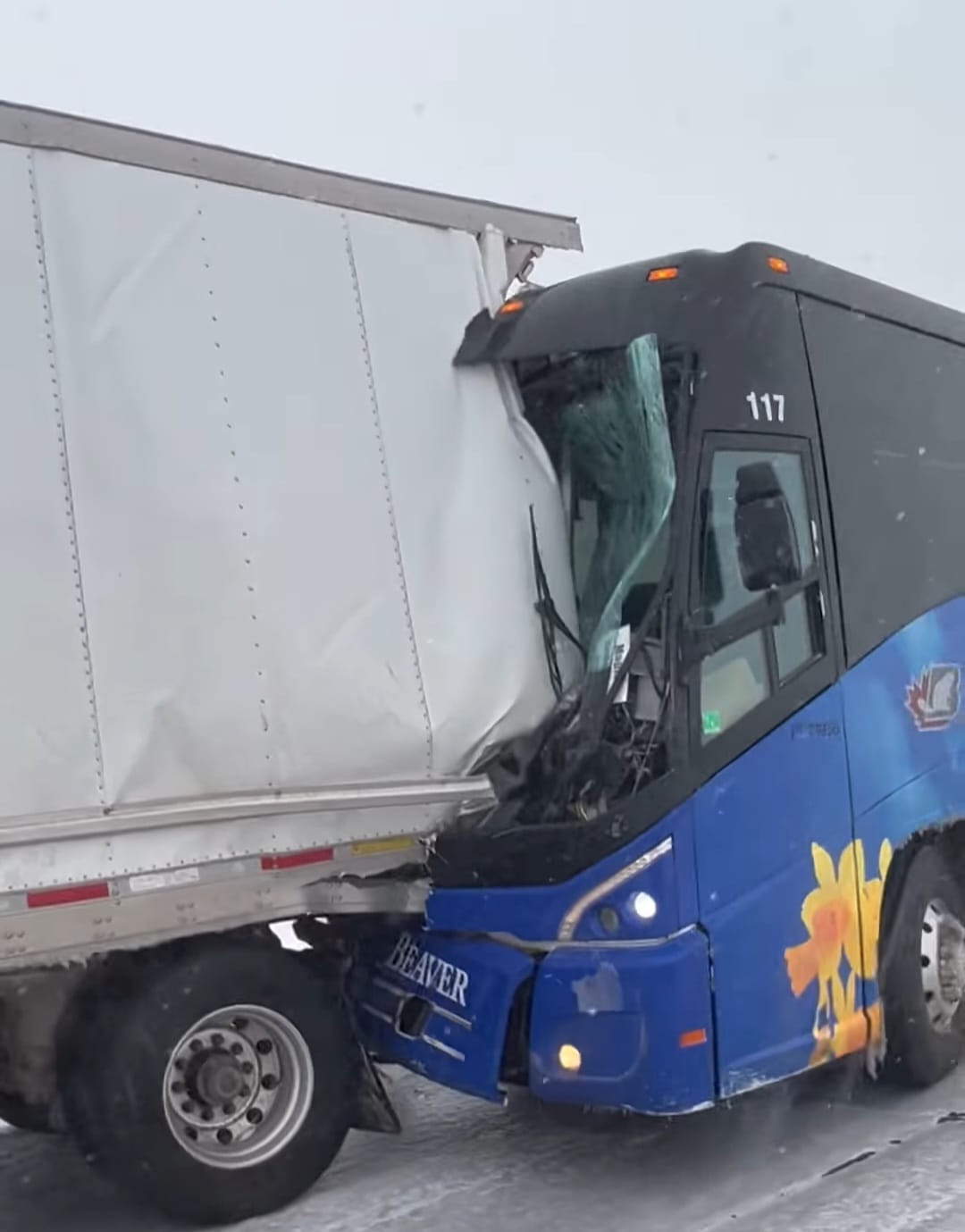 Stranded Maples students cared for by Sask. towns after crash – Winnipeg Free Press