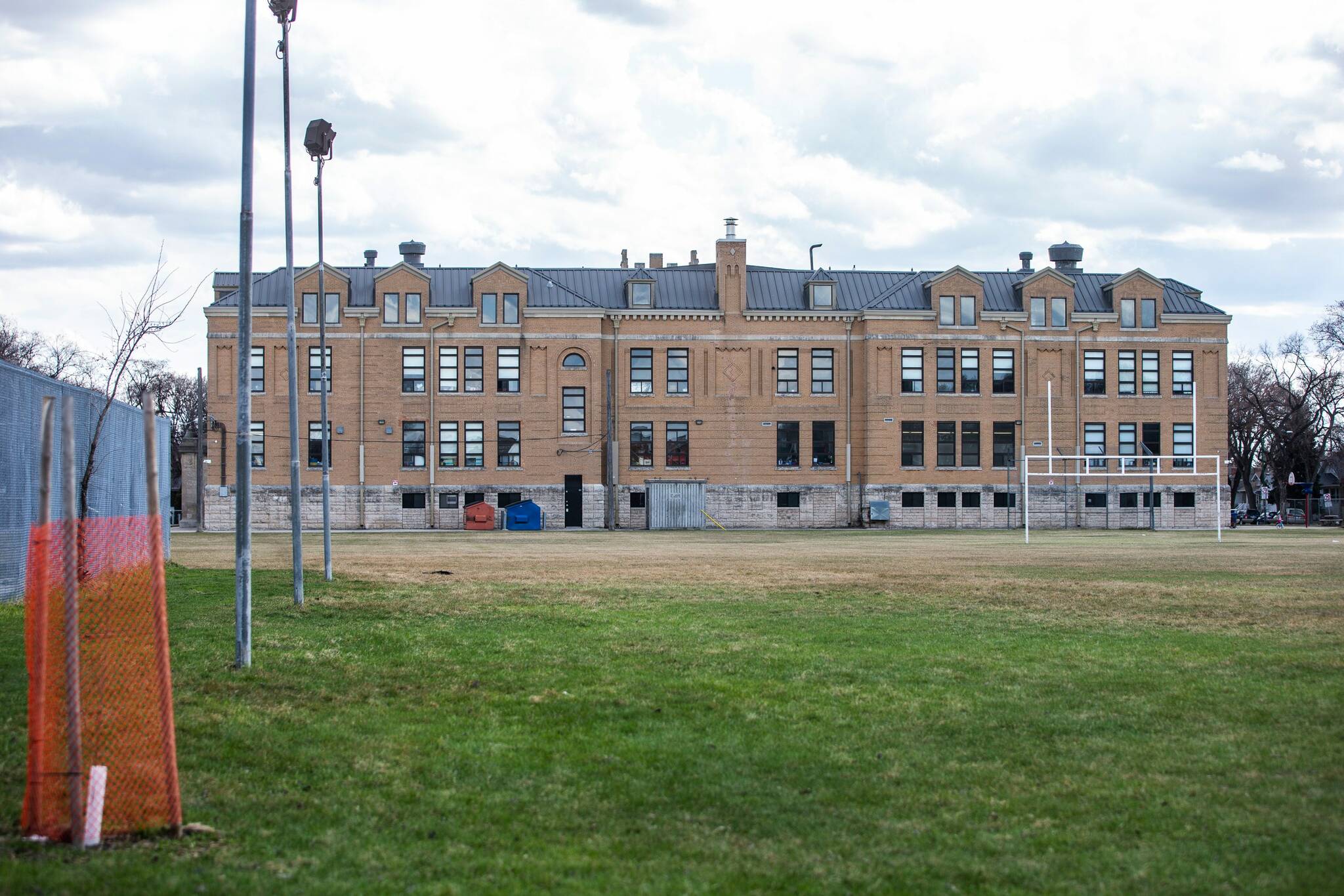 Teen stabbed over cigarette, dad says – Winnipeg Free Press