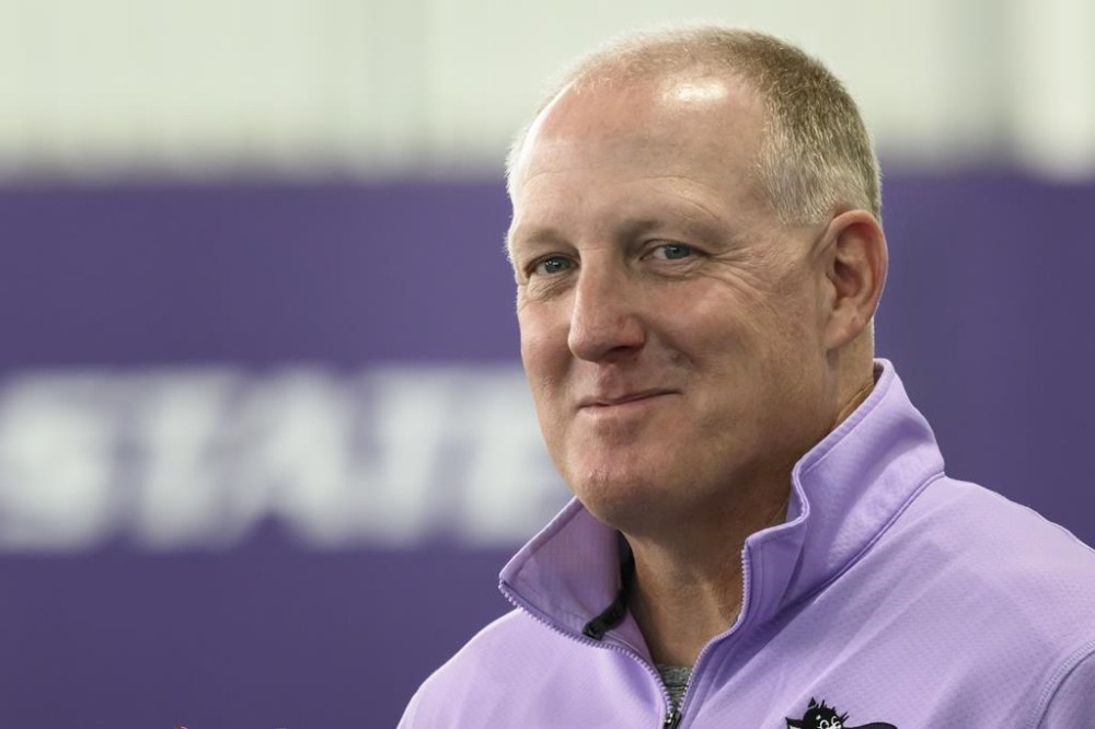 K-State signs football coach Chris Klieman to a new 8-year, $44 million ...