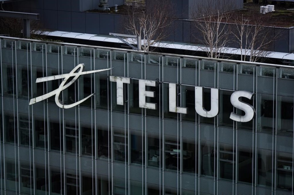Telus offering buyouts after investing in customer service tech, self ...
