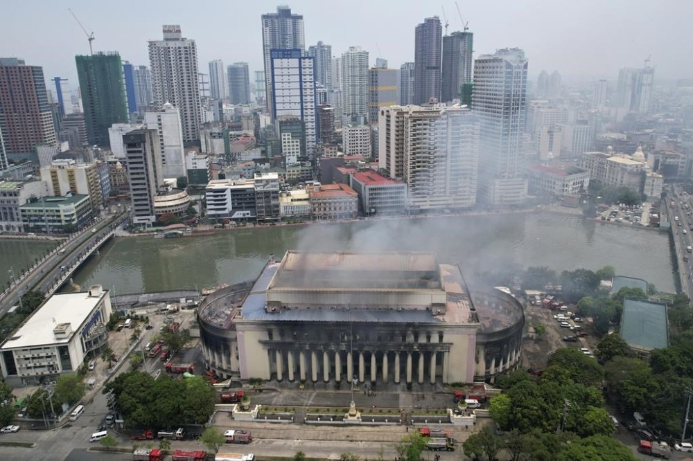 Fire destroys main post office in Philippine capital, a nearly 100-year ...