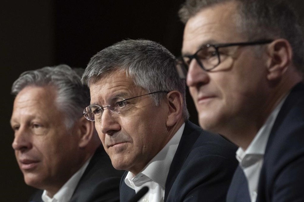 Bayern presents Dreesen as CEO as dispute with club great Kahn deepens ...
