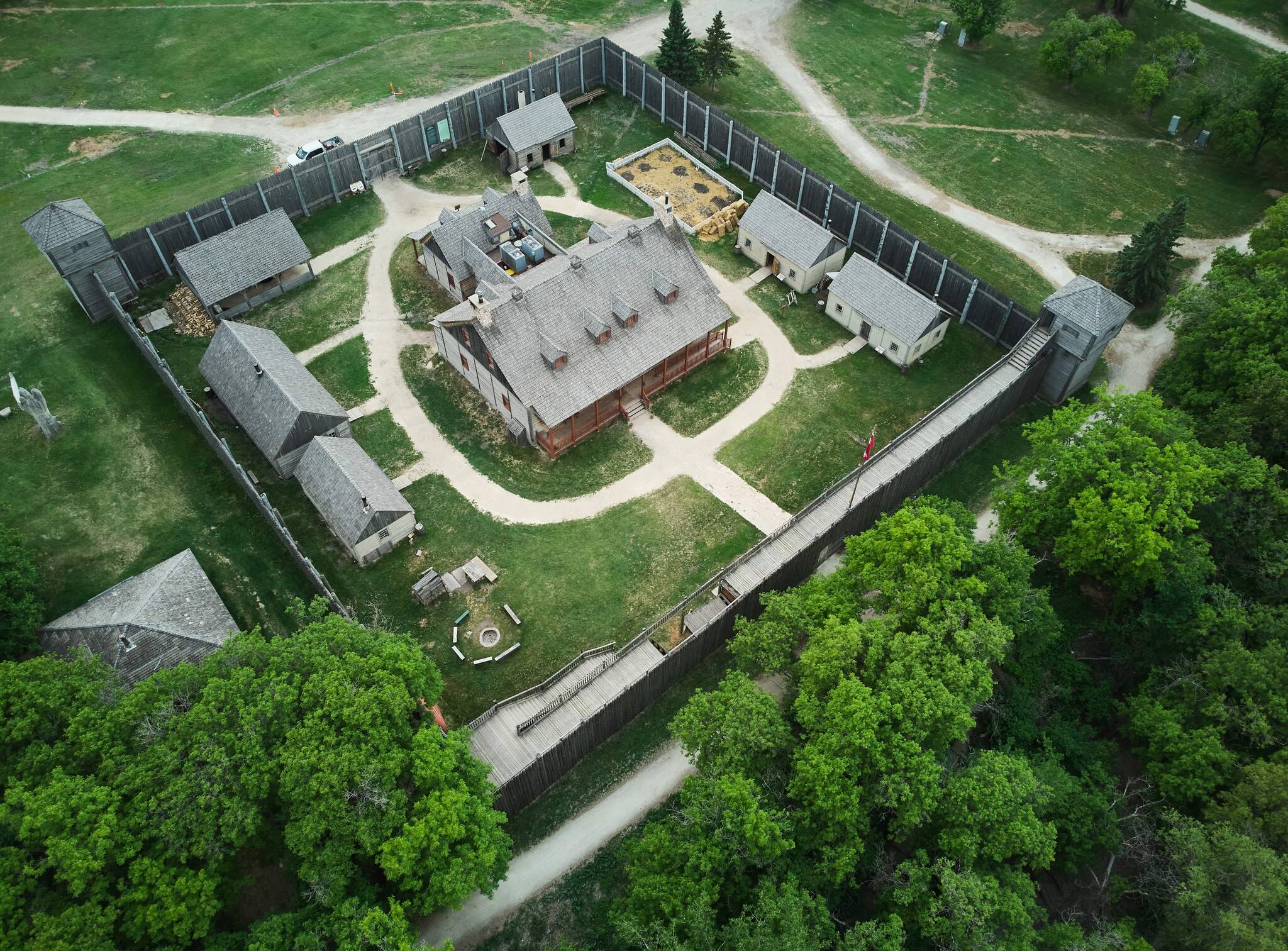 Province puts funds into temporary fence for Fort Gibraltar – Winnipeg ...