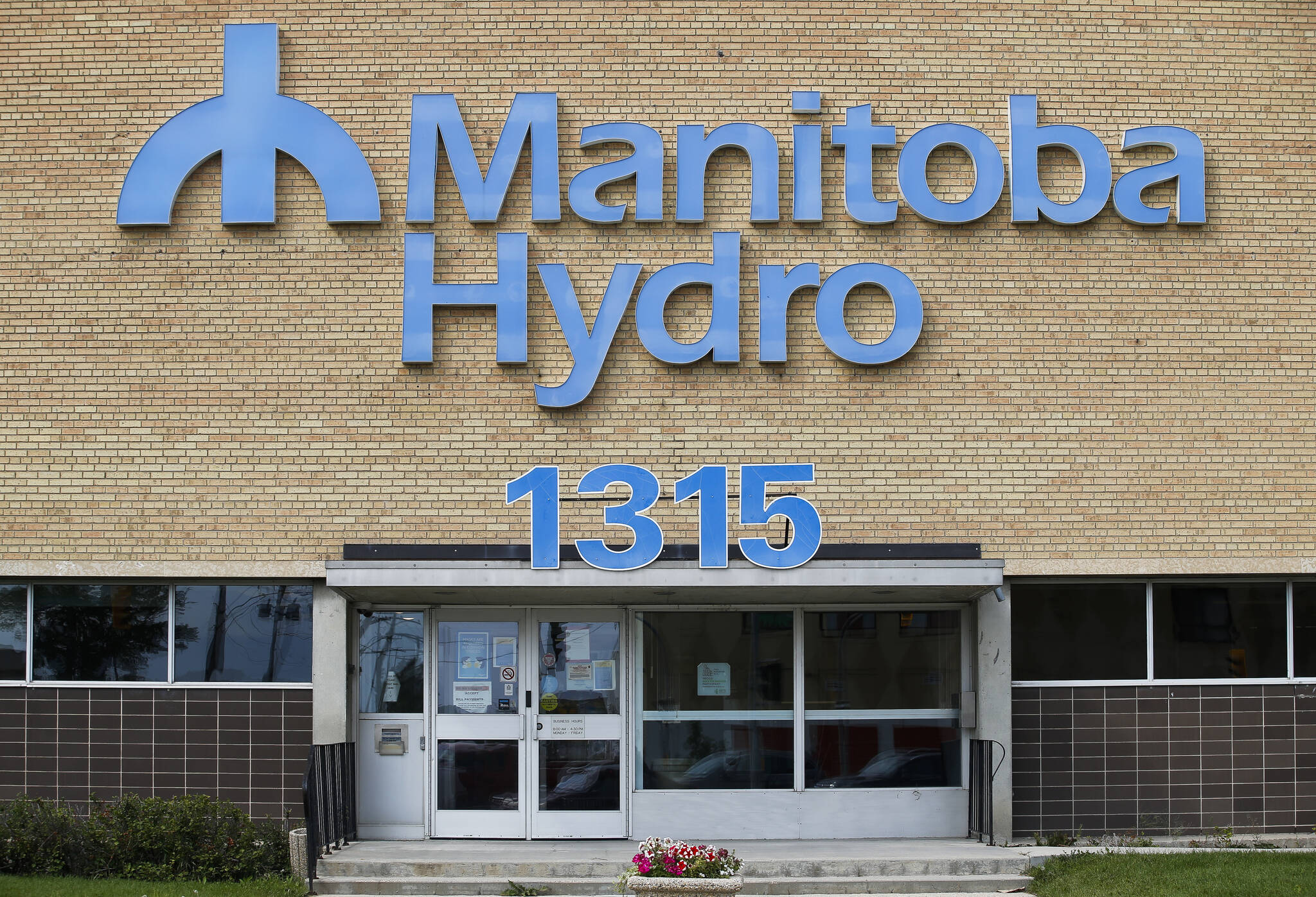 Hydro freeze danger signs on campaign trail – Winnipeg Free Press