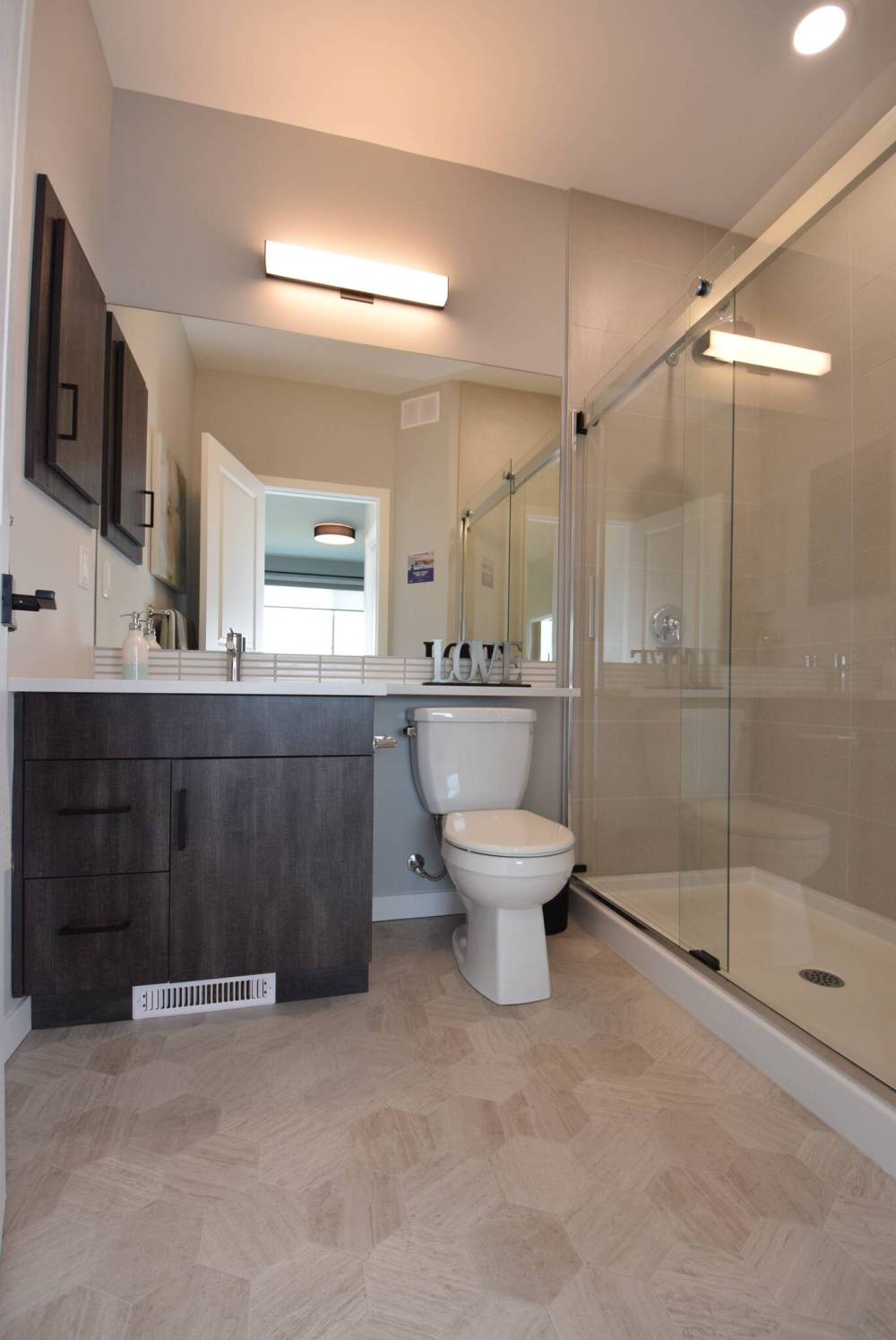 Loaded with features in Grande Pointe Meadows – Winnipeg Free Press