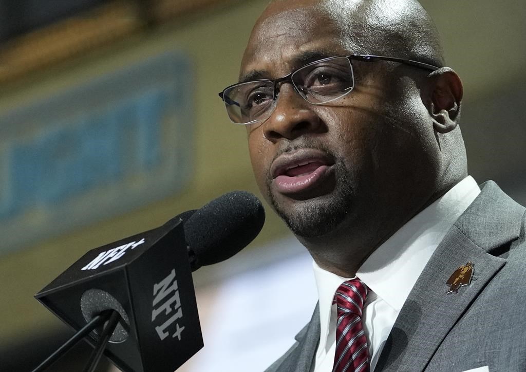 NFL VP Troy Vincent helps launch domestic abuse study at Niagara ...