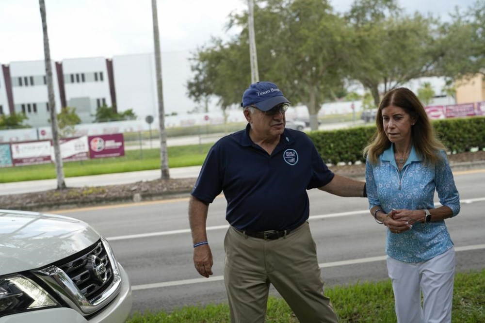 Victims’ families walk though Parkland school massacre site, untouched ...
