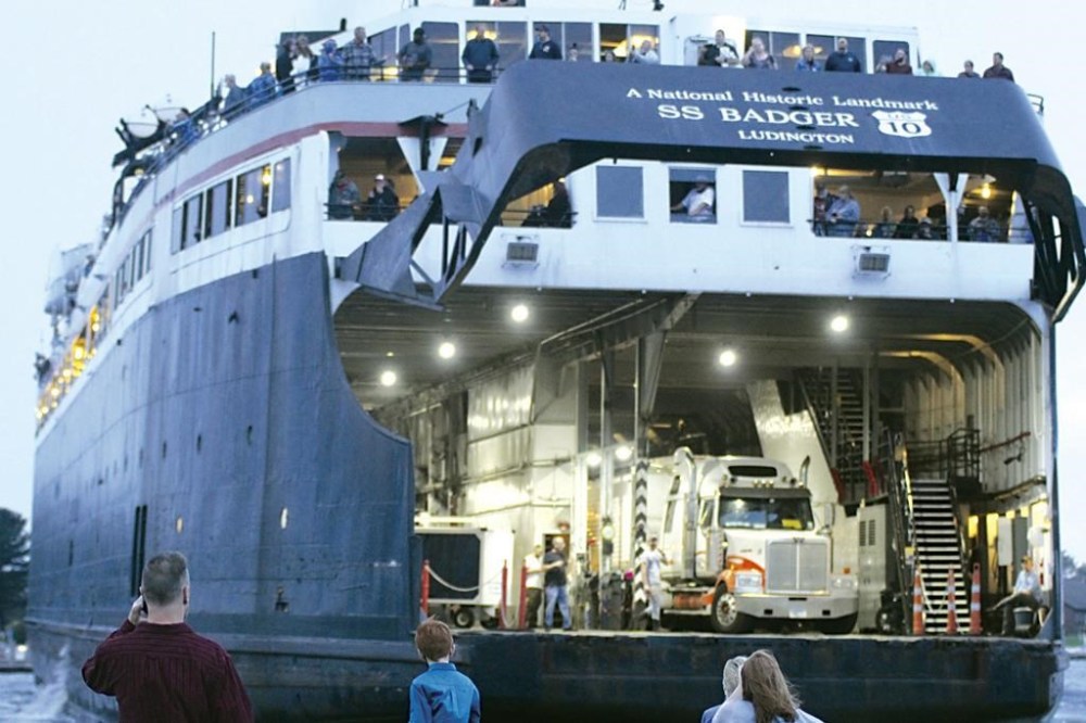 Ferry carrying traffic across Lake Michigan suspends service after ...