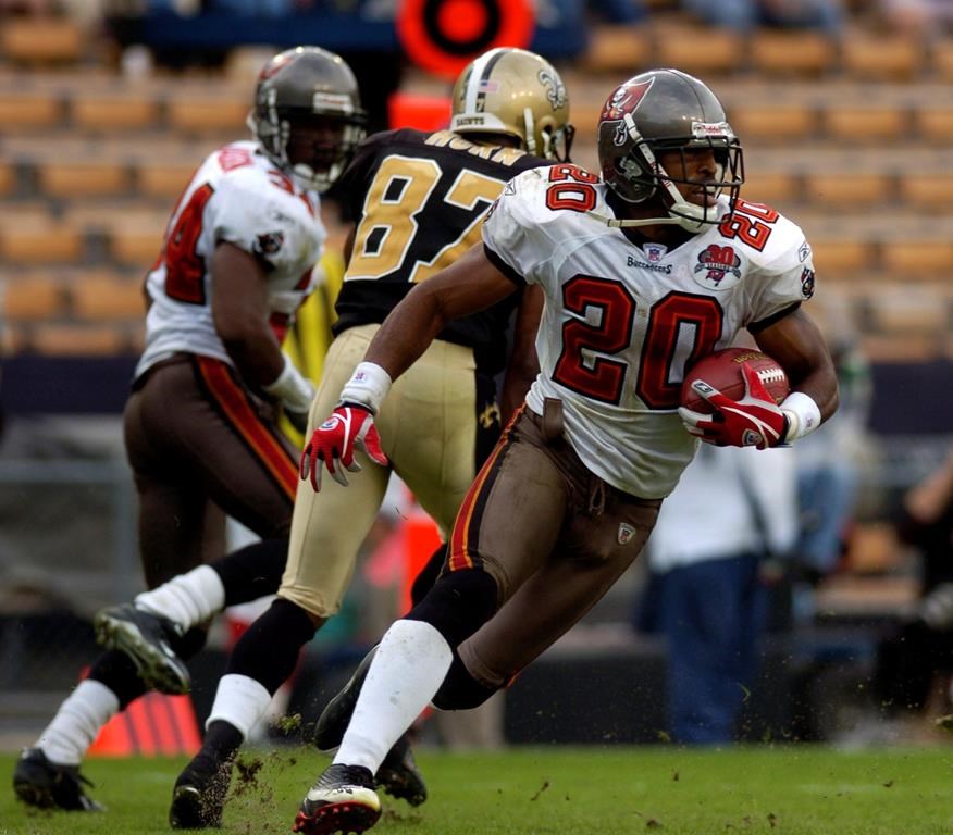 Hall of Famer Ronde Barber emerged from shadow of twin brother Tiki to ...