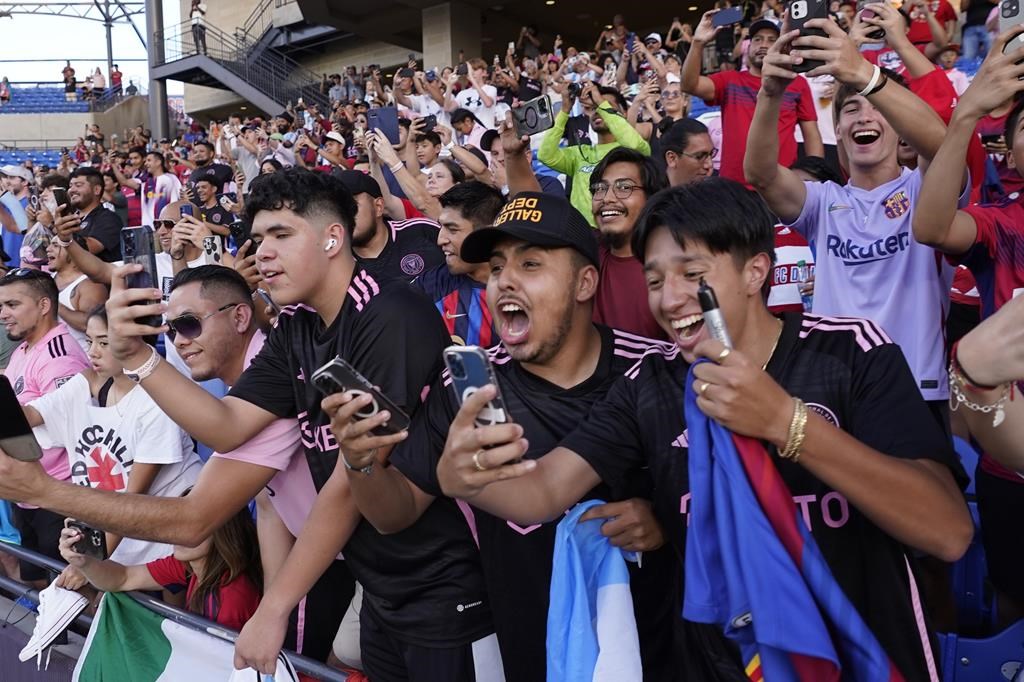 Messi sparkles again on free kick with tying goal, Inter Miami beats FC ...