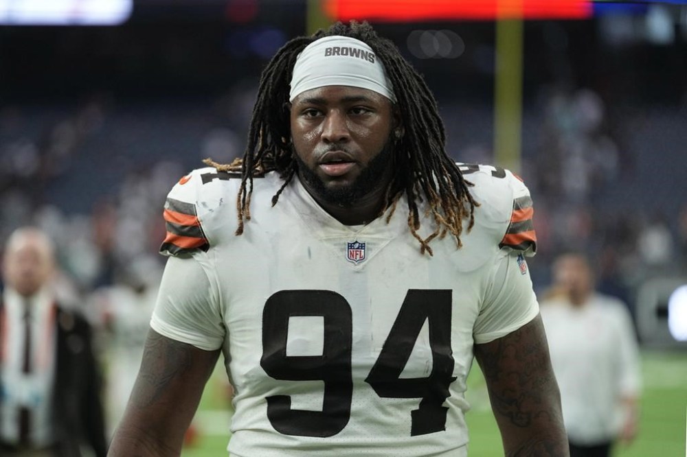 Browns DEs Alex Wright, Isaiah Thomas both undergo knee surgeries, will ...