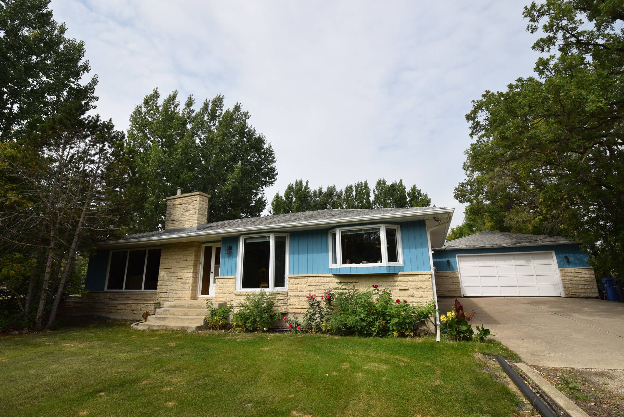 Breathing room on Henderson Highway – Winnipeg Free Press