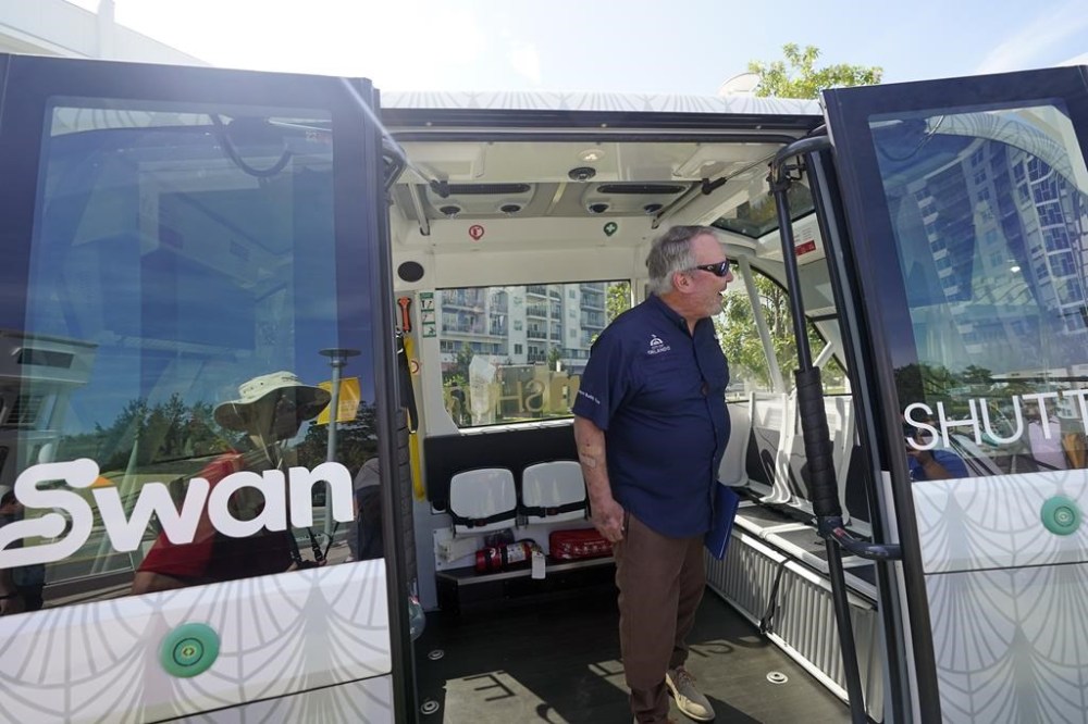 Orlando, Florida, debuts self-driving shuttle that will whisk ...
