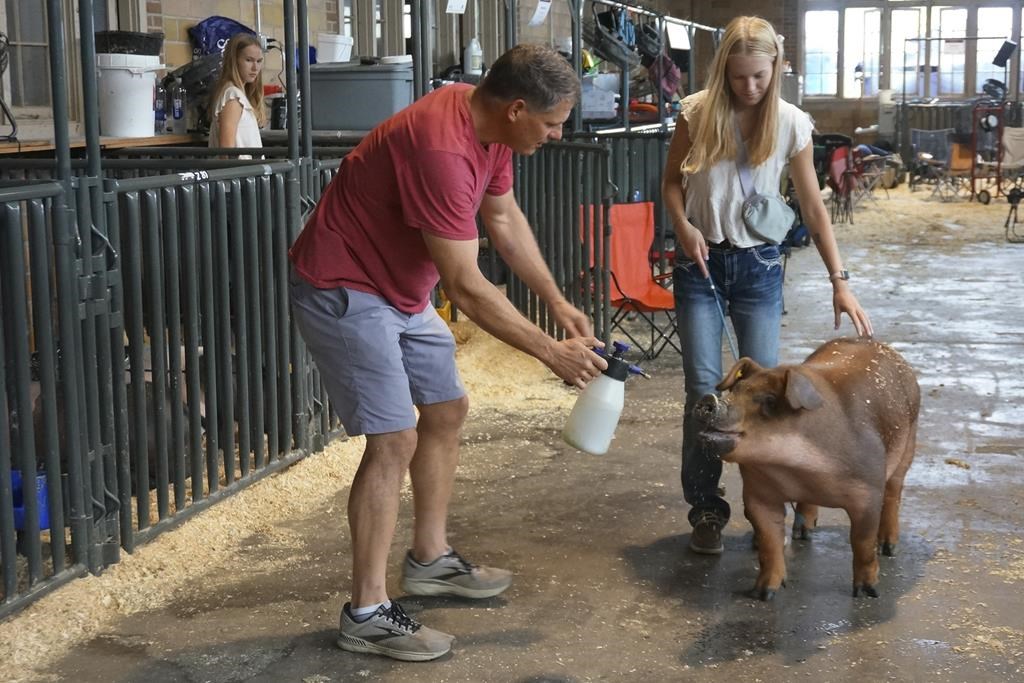 Clergy dish up meatball sundaes, pickle ice pops and a little faith at ...