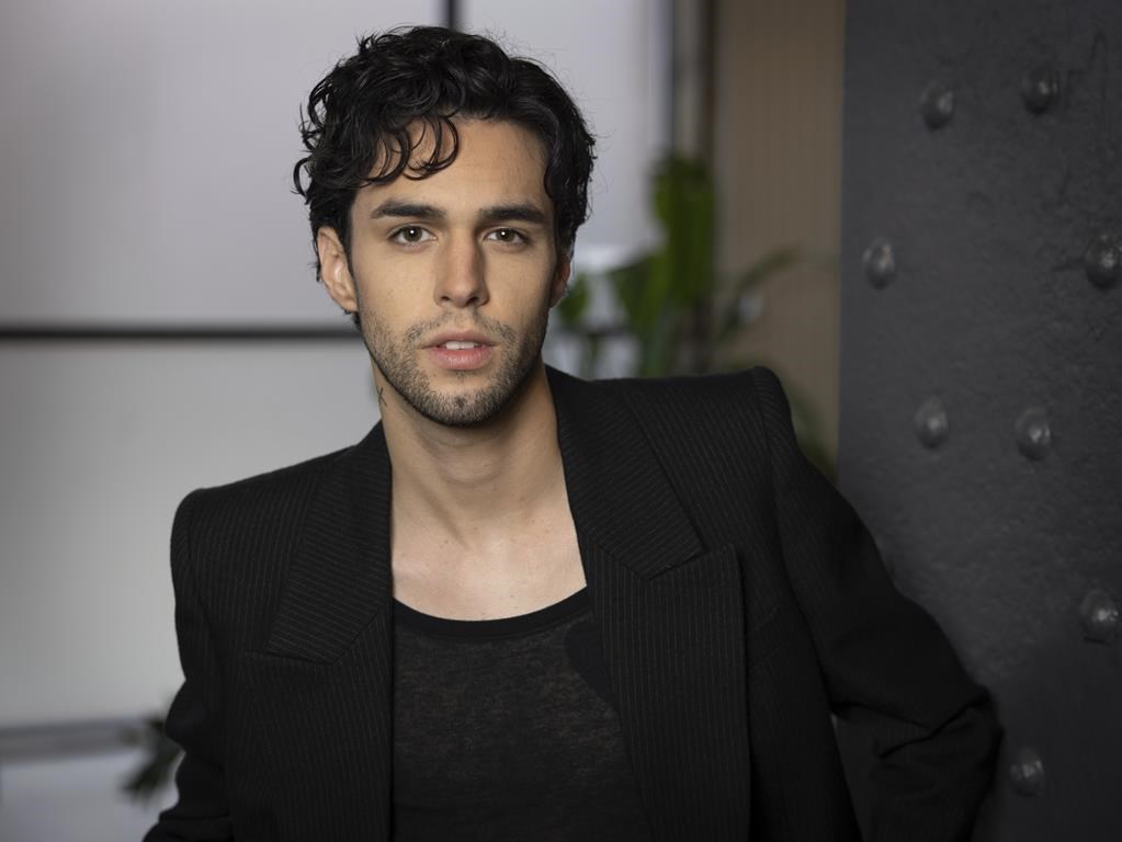 Stephen Sanchez conjures jukeboxes and early rock n’ roll on debut ...