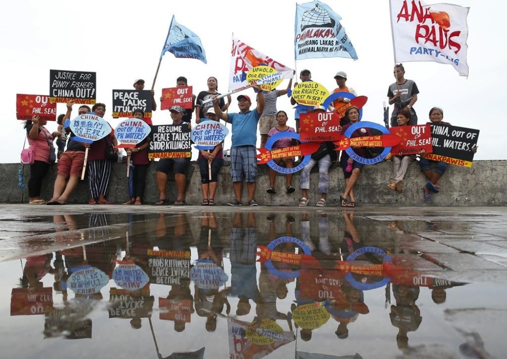 Philippine coast guard says it removed barrier placed by China’s coast ...