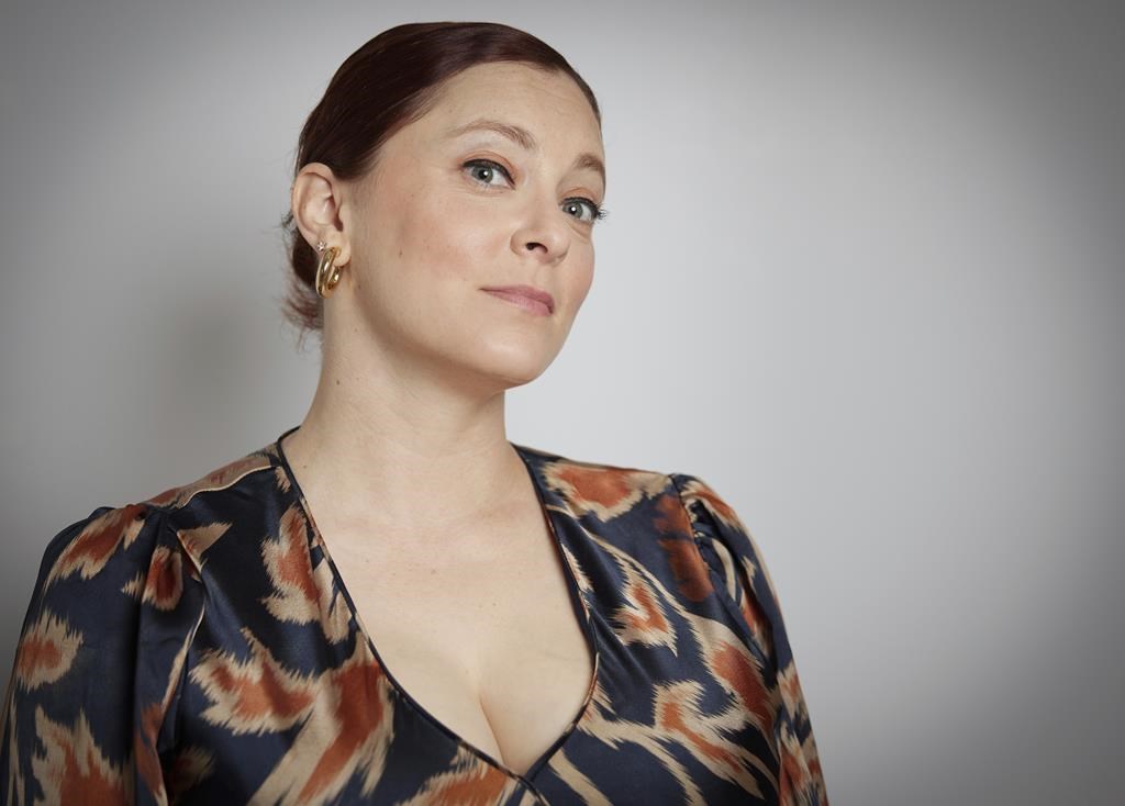 Rachel Bloom turns pandemic trauma into art and even laughs in her new ...