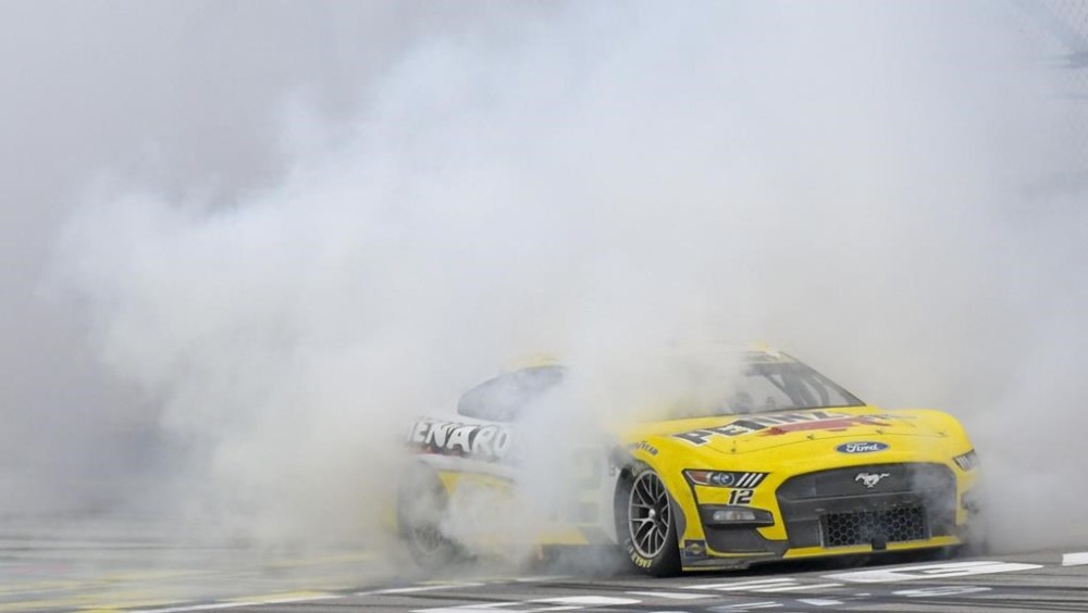 Column: Blaney does rare burnout to celebrate sliding into next round ...