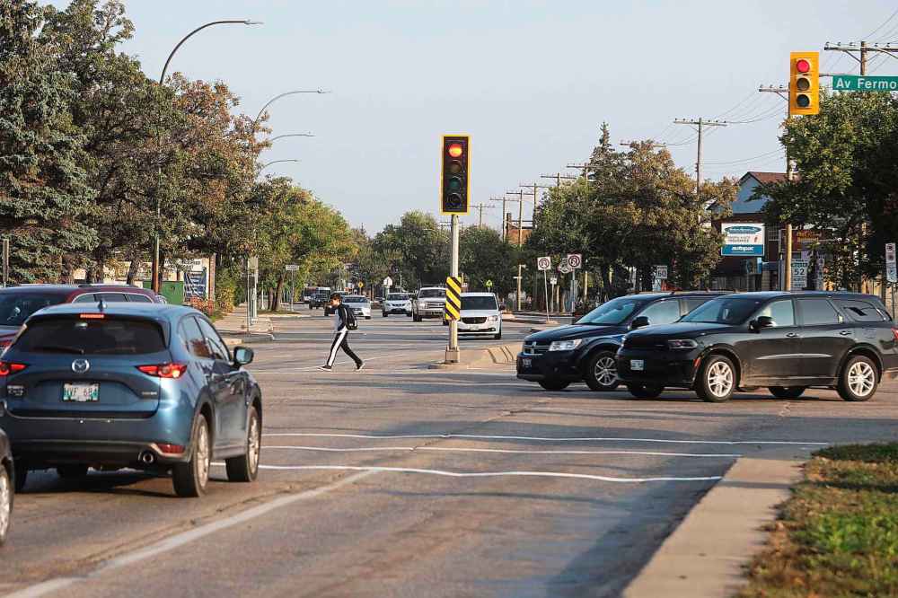 Pedestrian killed in crash at St. Vital intersection – Winnipeg Free Press