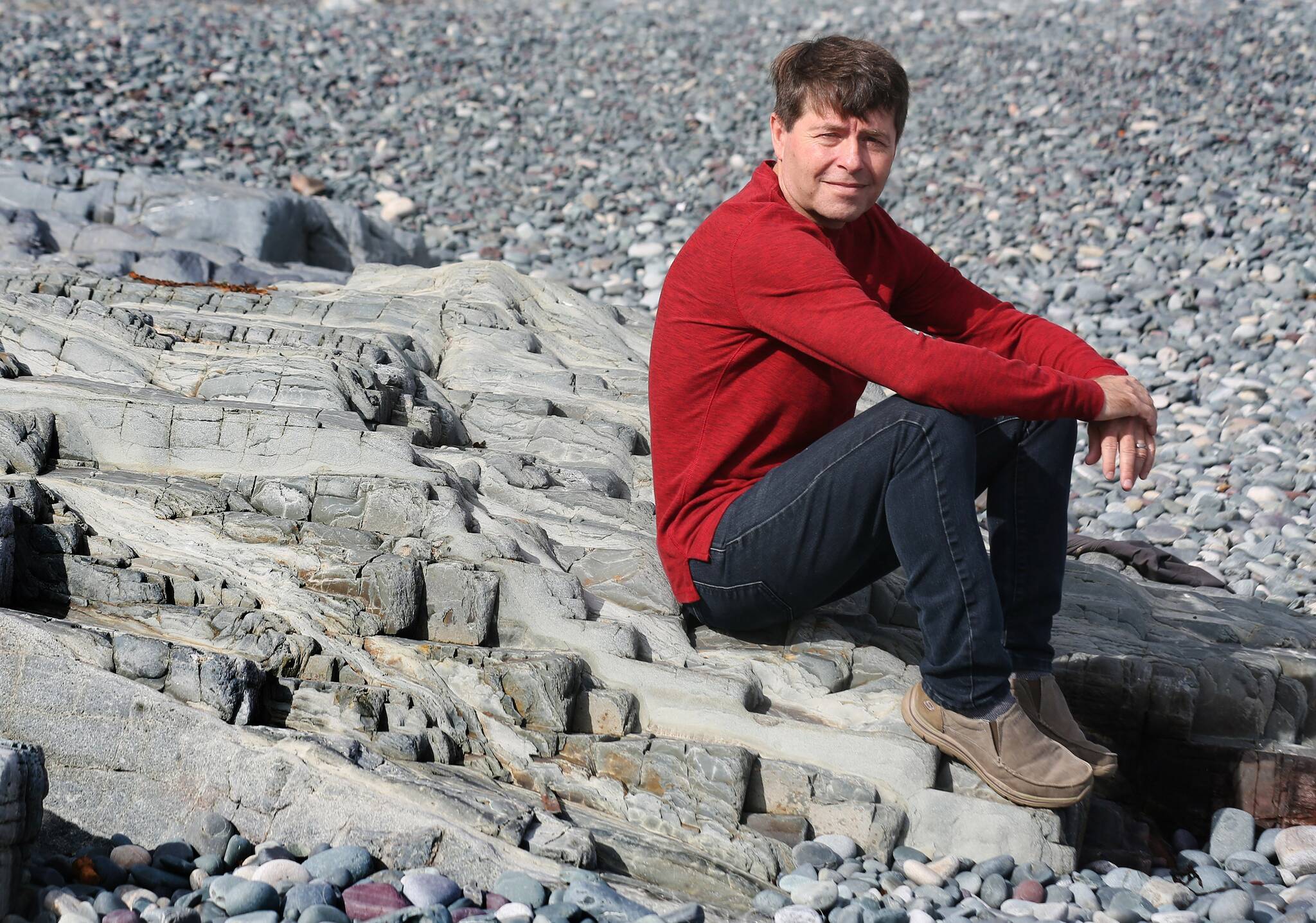 In a mirror, darkly – Winnipeg Free Press