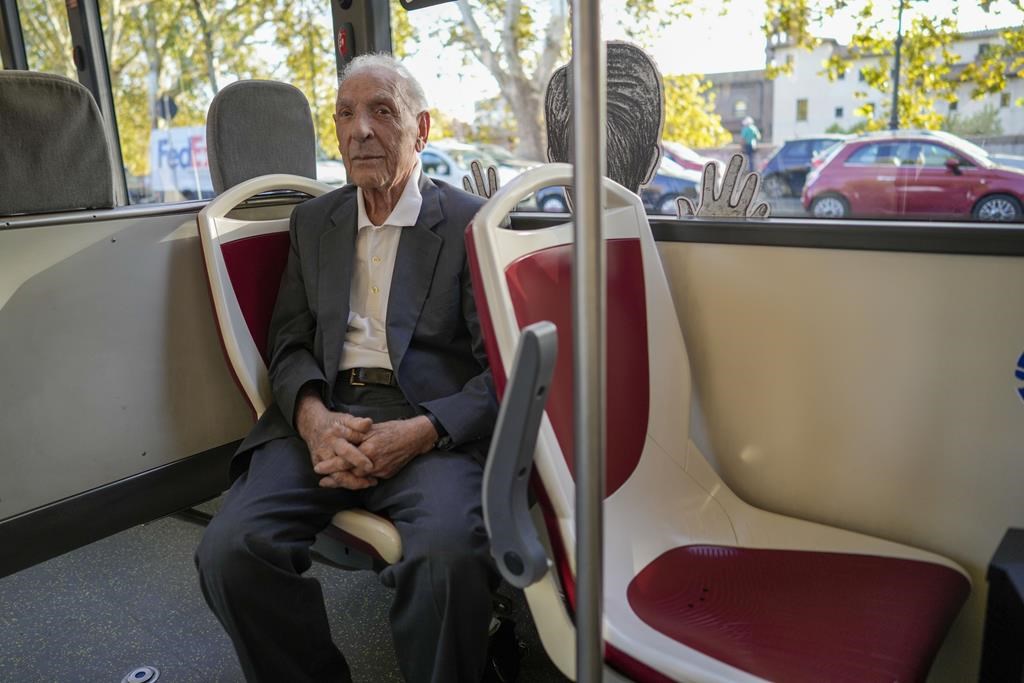 Rome buses recount story of a Jewish boy who avoided Nazi deportation ...