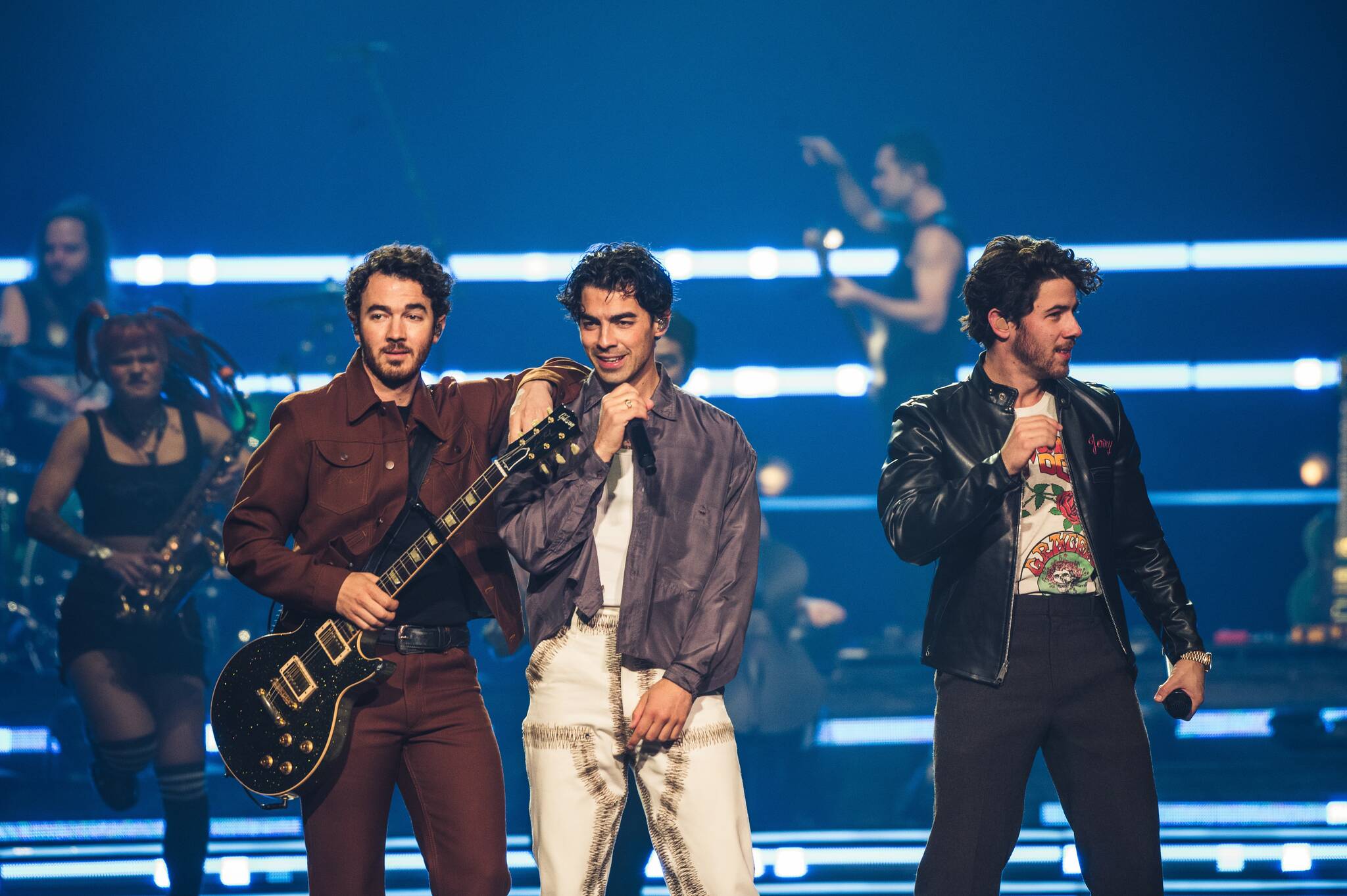 Pop siblings give pumped crowd what it wants – Winnipeg Free Press