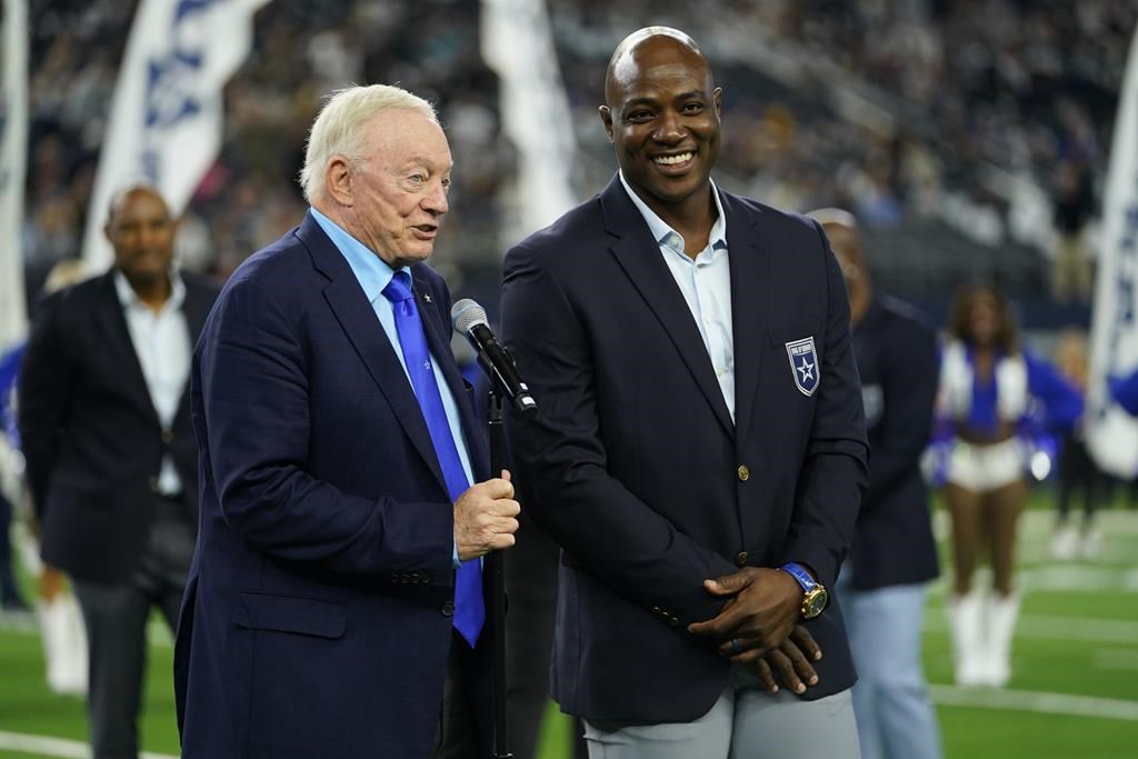 Cowboys owner Jerry Jones still loves the spotlight in his 80s, despite ...