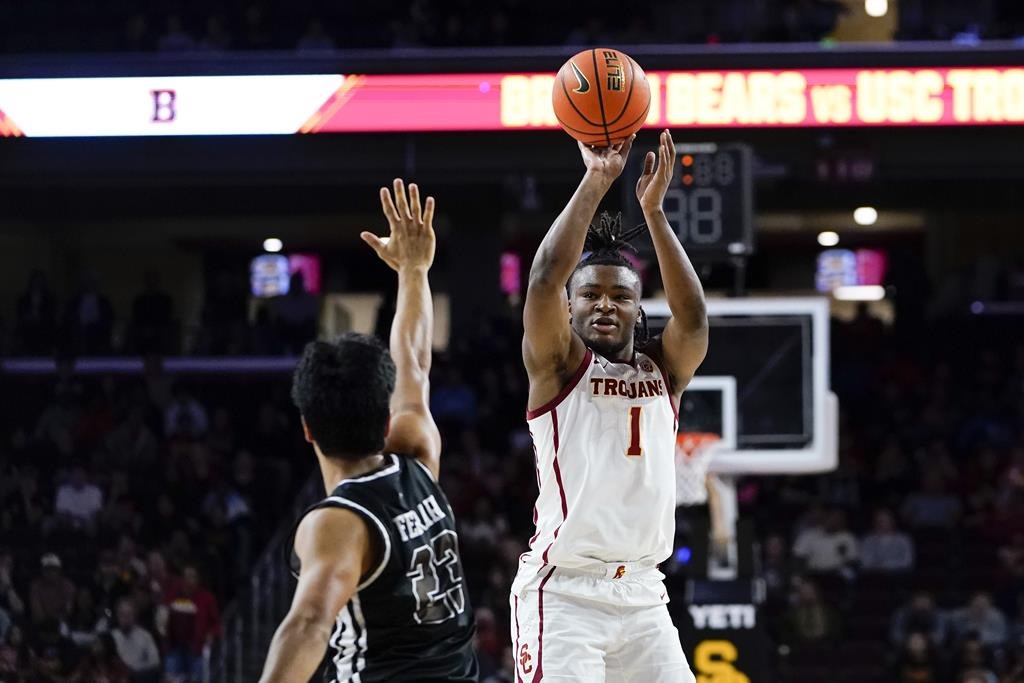AP Player of the Week: Hunter Dickinson of No. 1 Kansas starred in ...