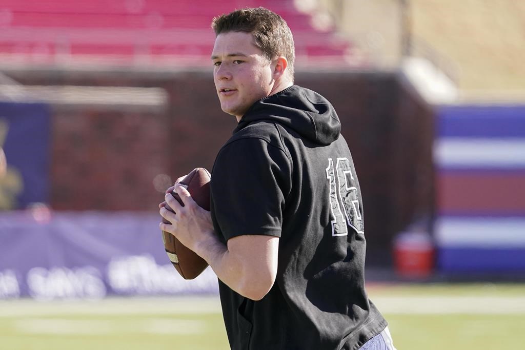 Utah State QB Levi Williams will skip senior season to apply for Navy ...